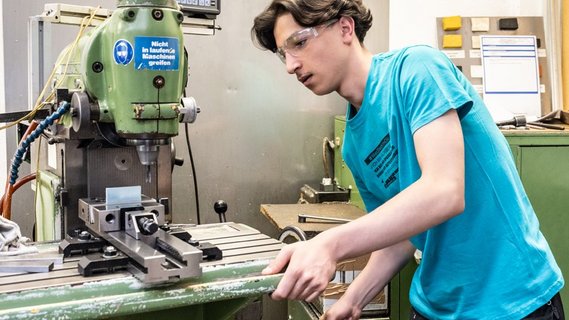 Fachkraft für Metall und Montagetechnik bei Clever Systemtechnik